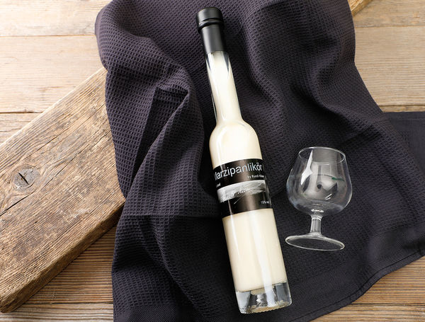 Have Marzipan liqueur, 20cl delivered from Luchs & Hase