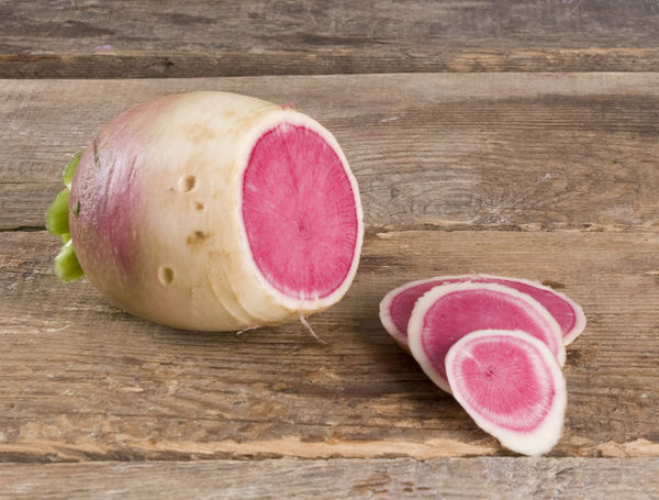 Mini radis red meat, 7 pieces de Marché Cuendet chez vous