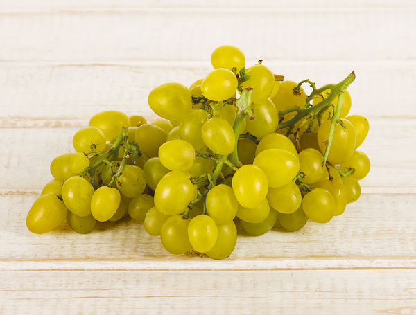 Have Swiss Grapes Julia from Ritzmann-Müller delivered!