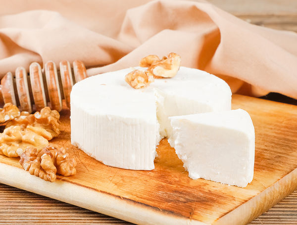 Have the fresh Greek Manouri, 150g from Minos delivered