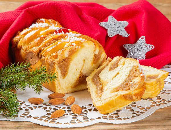 Have delivered Advent Stollen, 430g from St. Jakob Beck