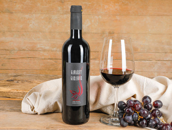 Have delivered Gamaret-Garanoir, 70cl from Cave Mirabilis