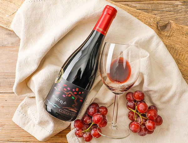 Have the Bio Muscarò Vino rosso delivered from Cossentino