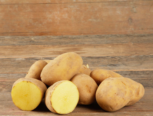 Have delivered Potatoes Bintje from Famille Pierre Ducret