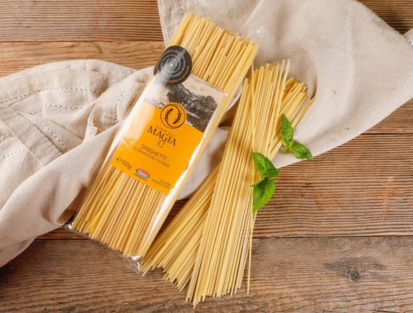 Spaghetti aus Hartweizen von Terreni Maggia liefern lassen