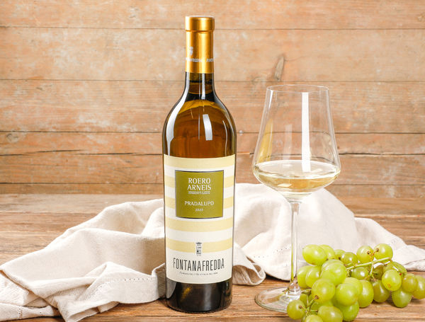 Have the Roero Arneis "Pradalupo" DOCG, 75cl from Fontanafredda delivered