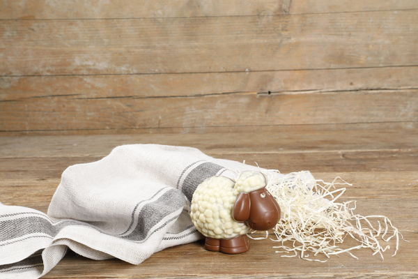 Have the Bio Easter Sheep Whole Milk, 85g from Heidi delivered