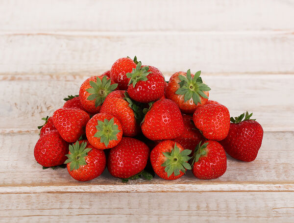 Have the Swiss Strawberries, 500g from Reust delivered!